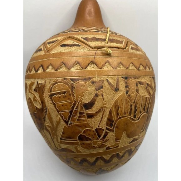 Art | Rare Vintage Peruvian Hand Carved Gourd Trinketstash Box Folk Art ...